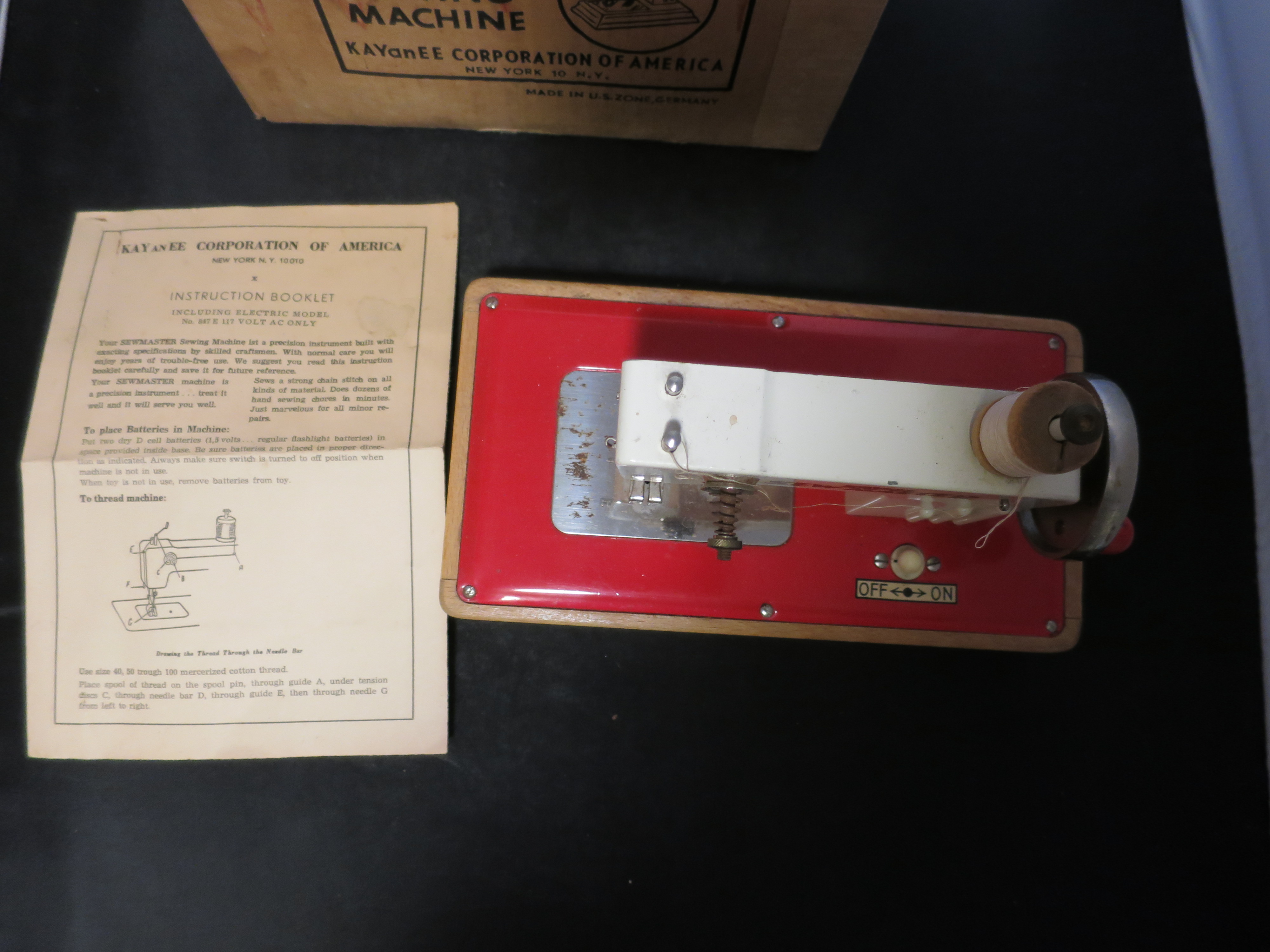 KAY an EE Sew Master Sewing Machine | TIAS — The Internet Antique Shop